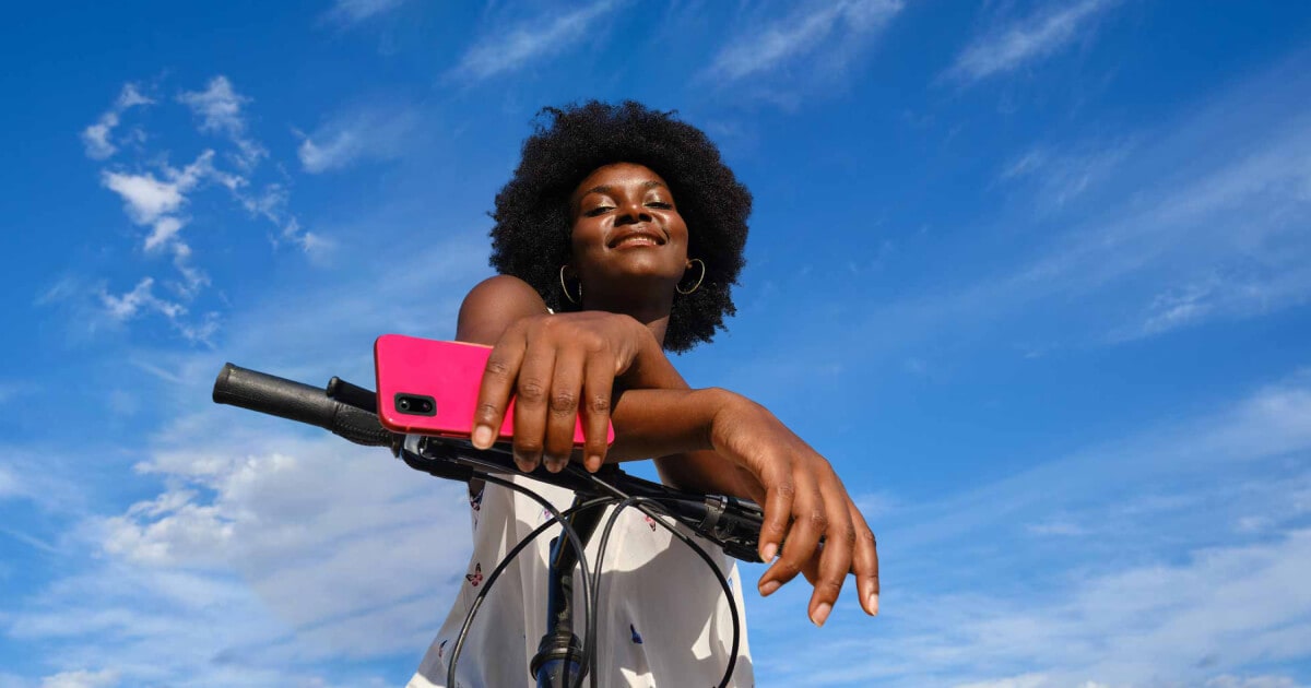 Nuestras mejores ofertas en los nuevos teléfonos Motorola Moto | T-Mobile